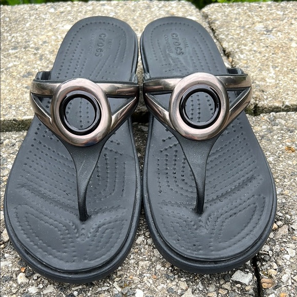 CROCS | Shoes | Crocs Santas Wedge Sandal With Metallic Accent Black Sz ...